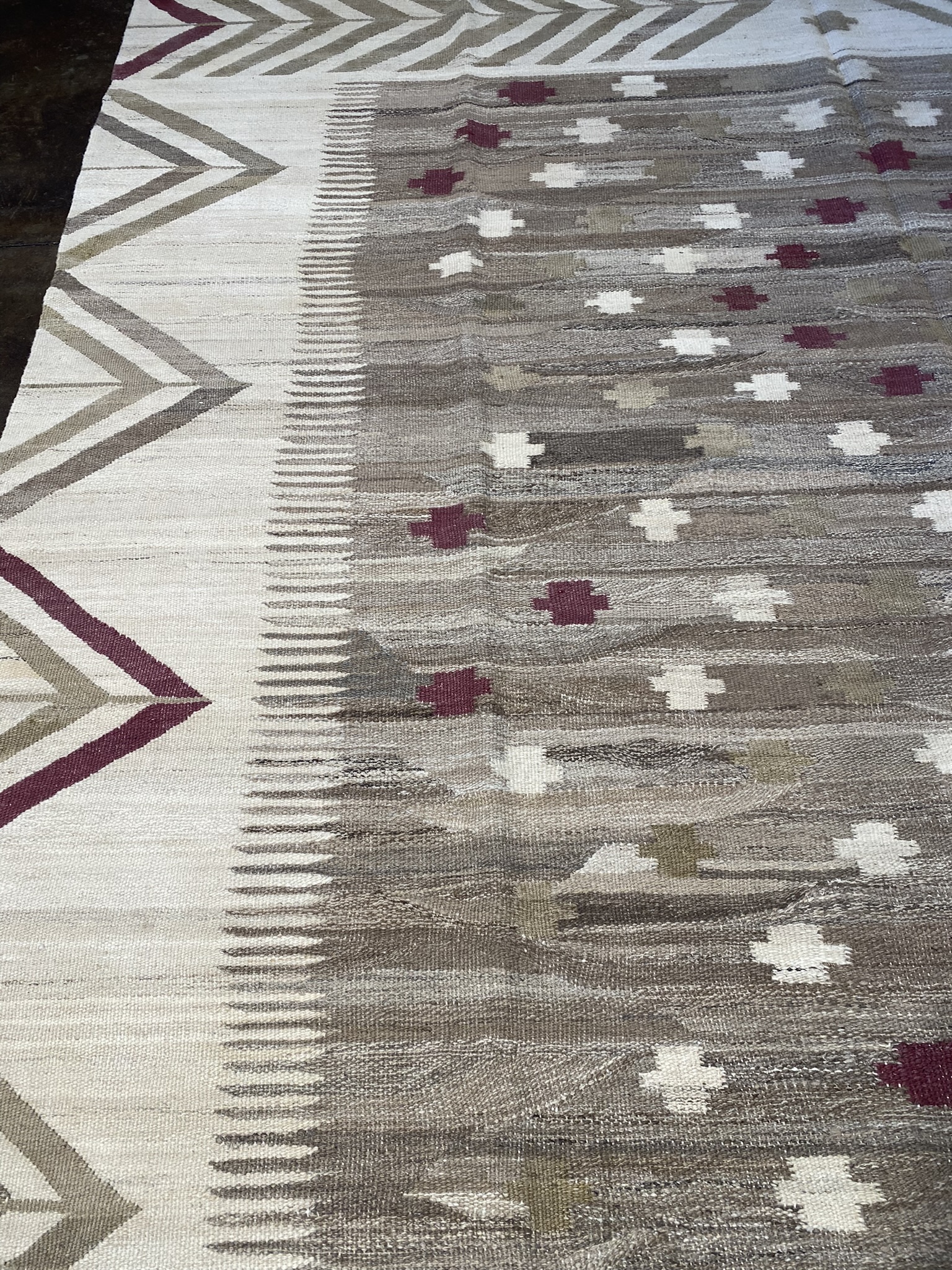 MODERN KILIM 8'5" x 9'4" - Nomads Loom